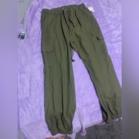 Love Tree | Pants & Jumpsuits | Army Green Cute Pants Brand New | Poshmark
